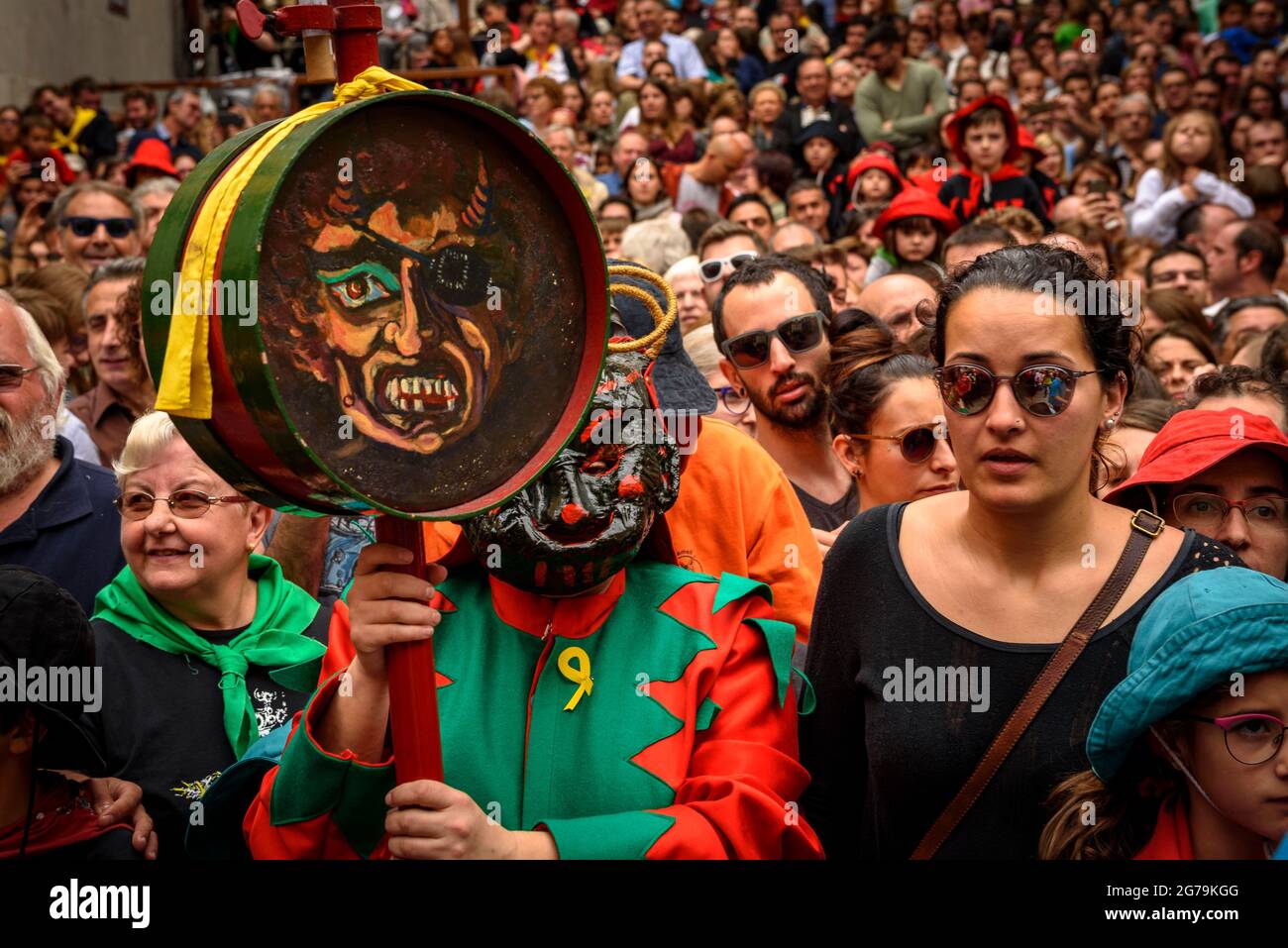 Dance of the Maces and Àngels (Angels) in the Patum de Berga festival ...