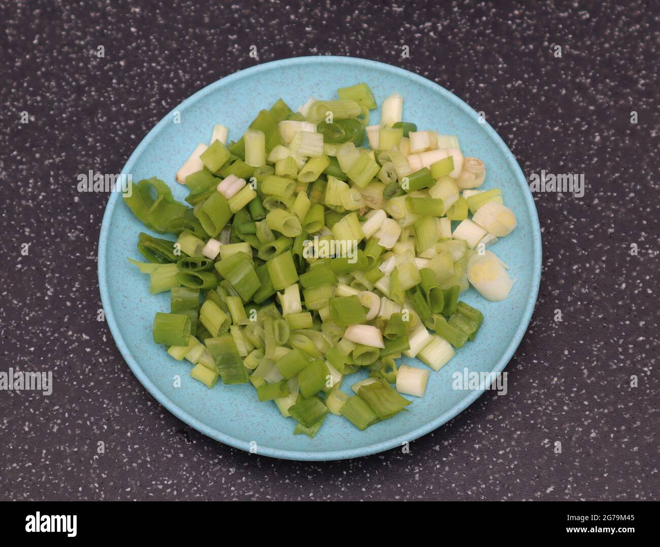 One spring onion chopped hi-res stock photography and images - Alamy