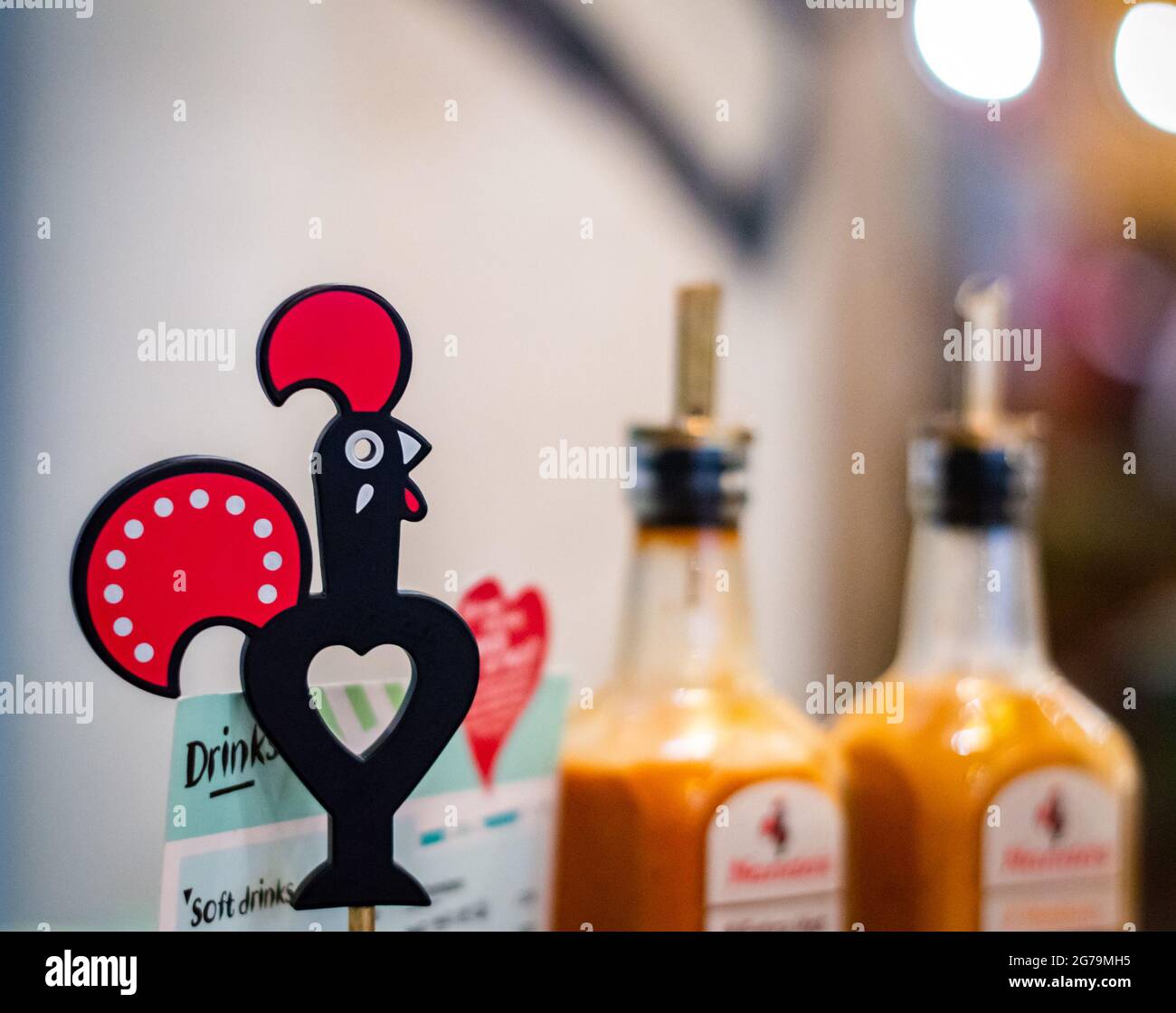 Nandos logo hi-res stock photography and images - Alamy