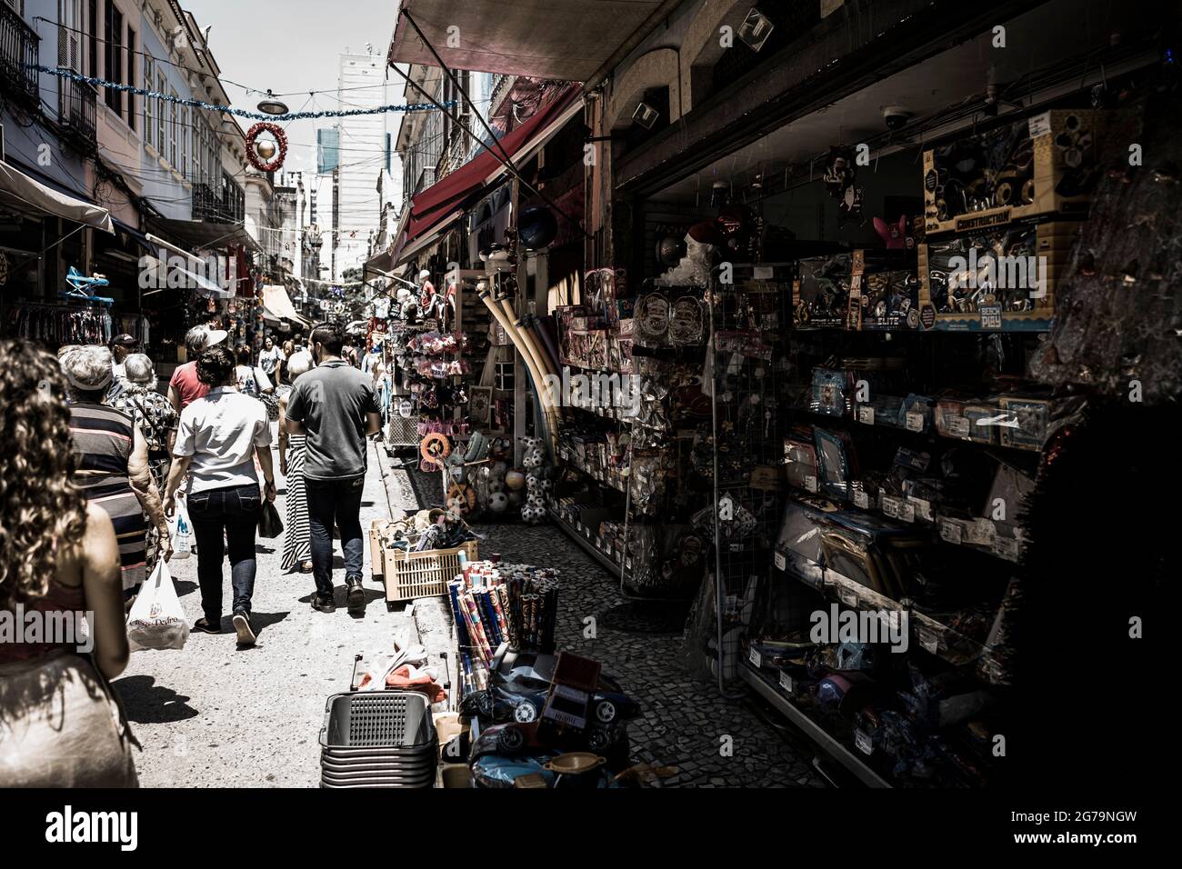 The streets of Saara market, place of the people in the old town to go ...