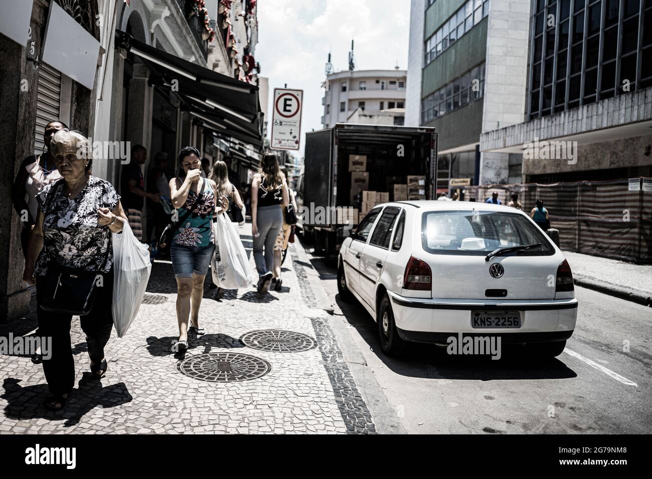The streets of Saara market, place of the people in the old town to go ...
