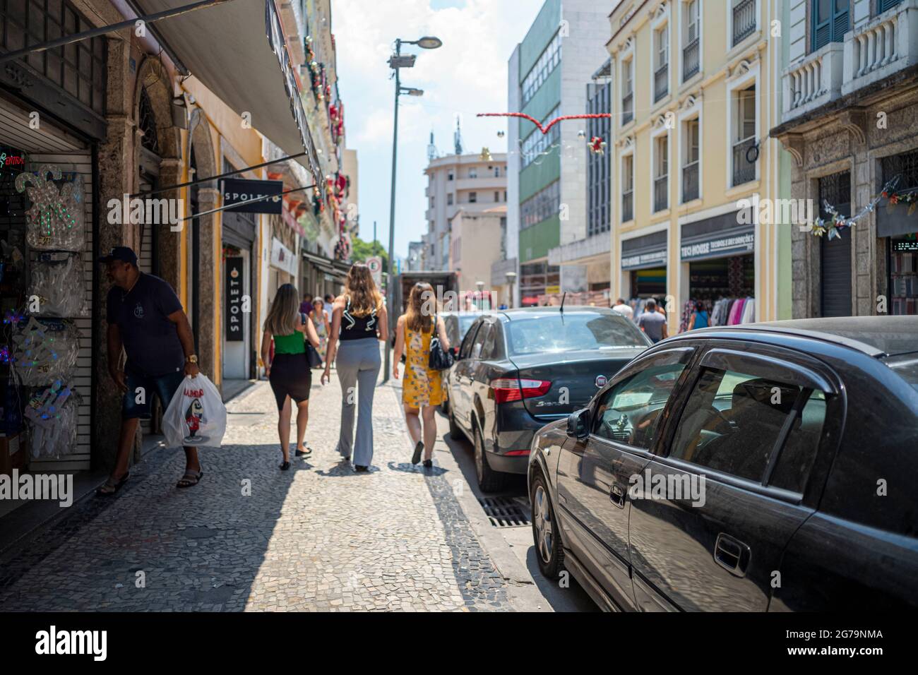 The streets of Saara market, place of the people in the old town to go ...