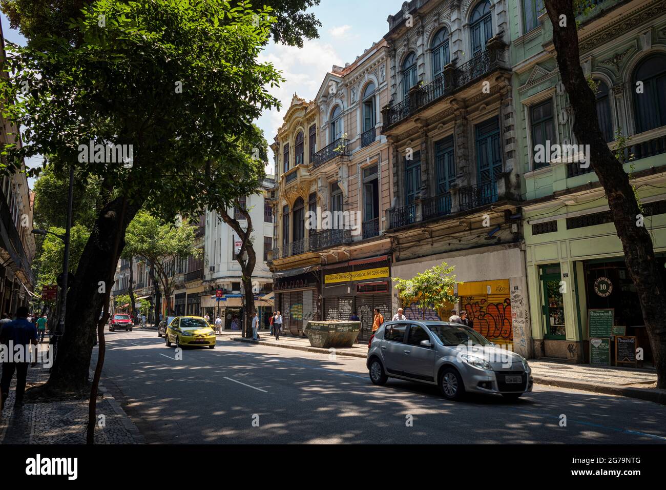 The streets of Saara market, place of the people in the old town to go ...
