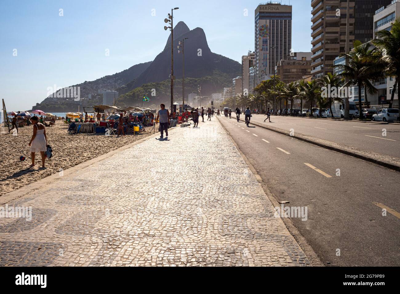 Copacabana beach promenade hi-res stock photography and images - Alamy