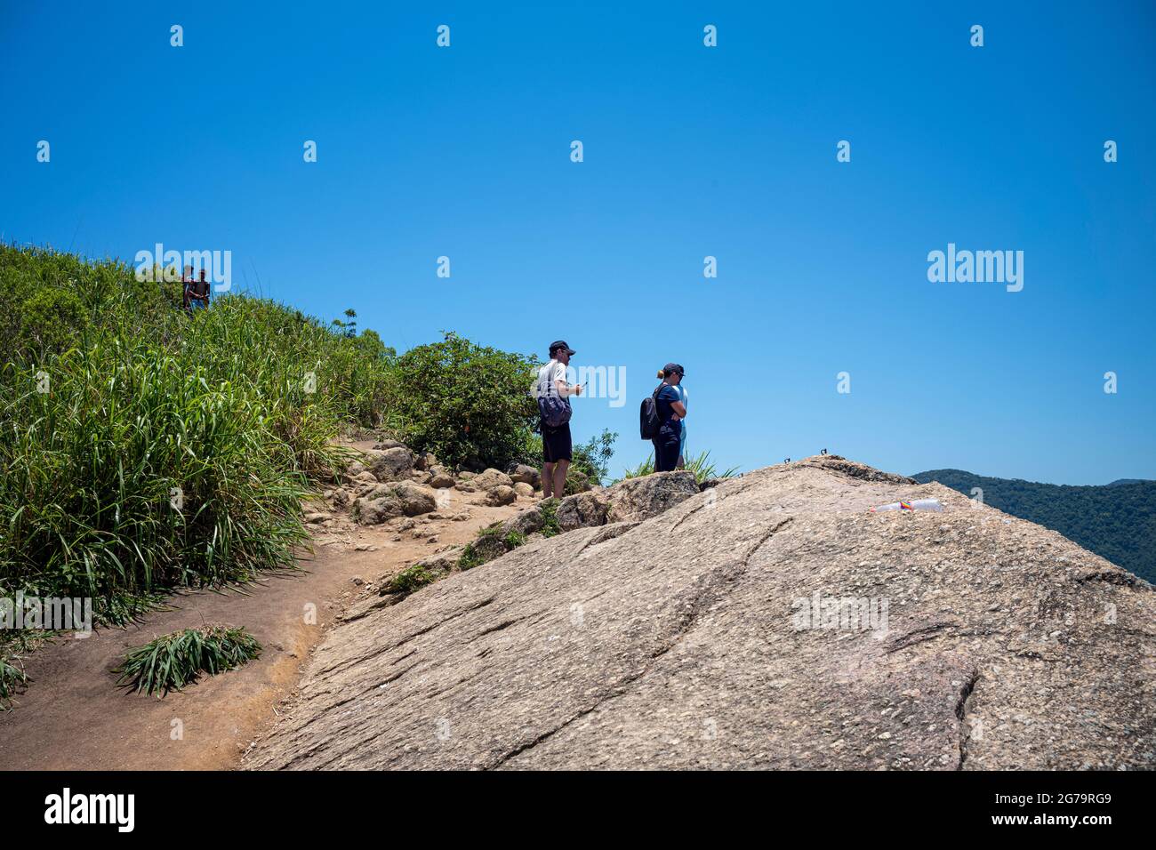 Rio janeiro dois irmaos hiking hi-res stock photography and images - Alamy