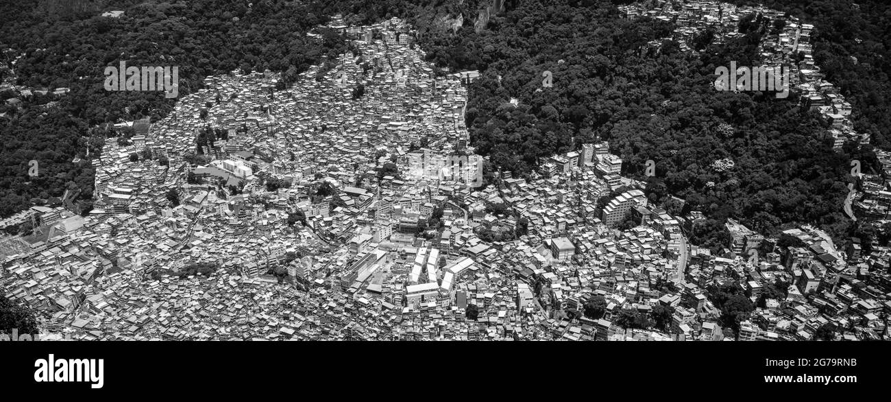 Elevated view from the cliff edge of two brothers hill (dos irmaos ...