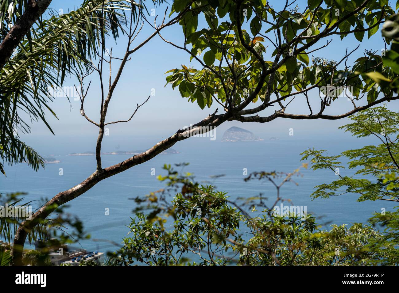 Rio janeiro dois irmaos hiking hi-res stock photography and images - Alamy