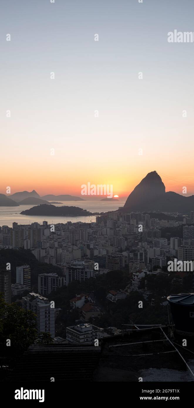 Rio de janeiro early morning hi-res stock photography and images - Alamy