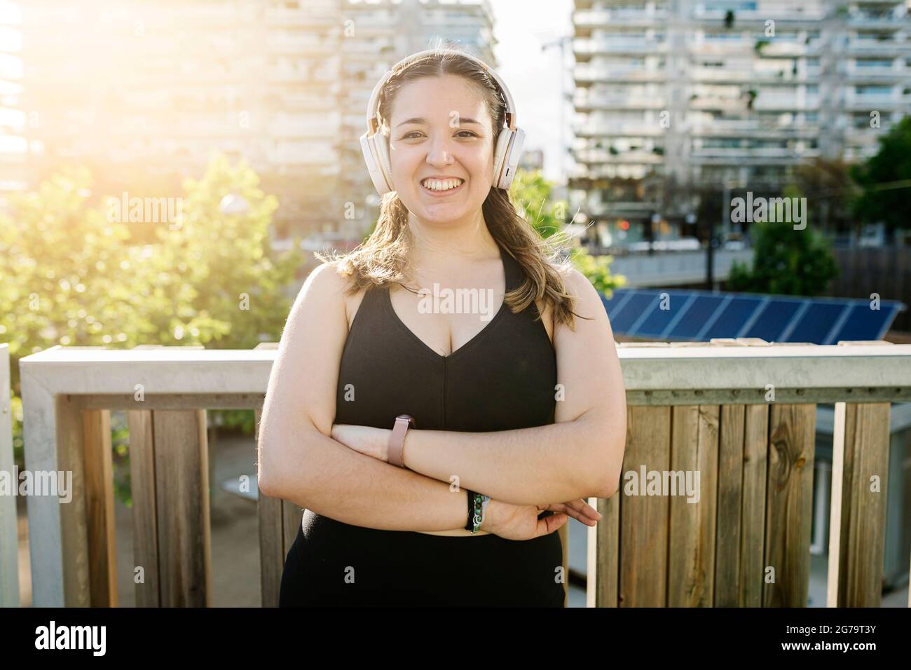 Happy curvy woman hi-res stock photography and images - Alamy