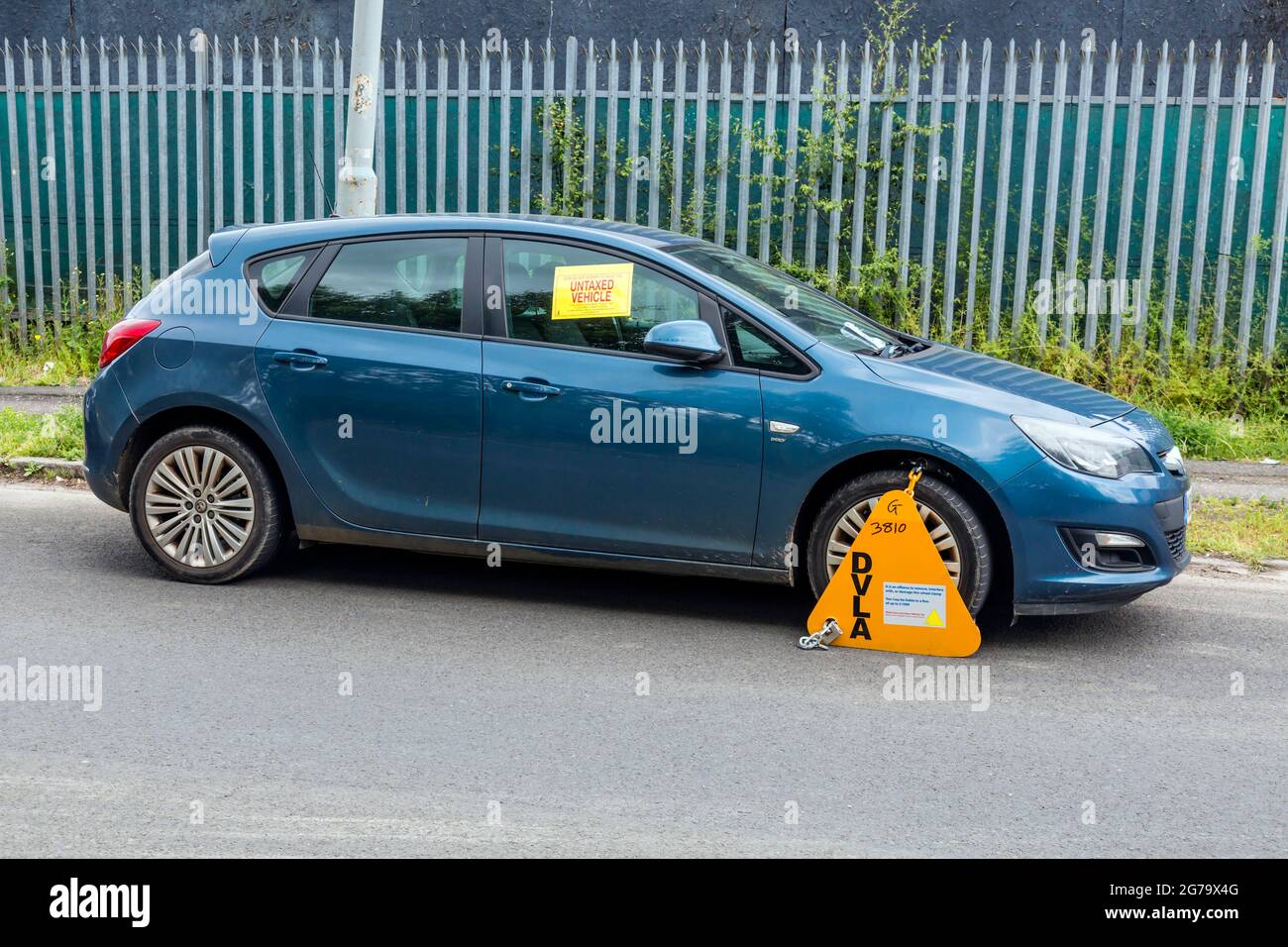 Wheel clamp notice hi-res stock photography and images - Alamy