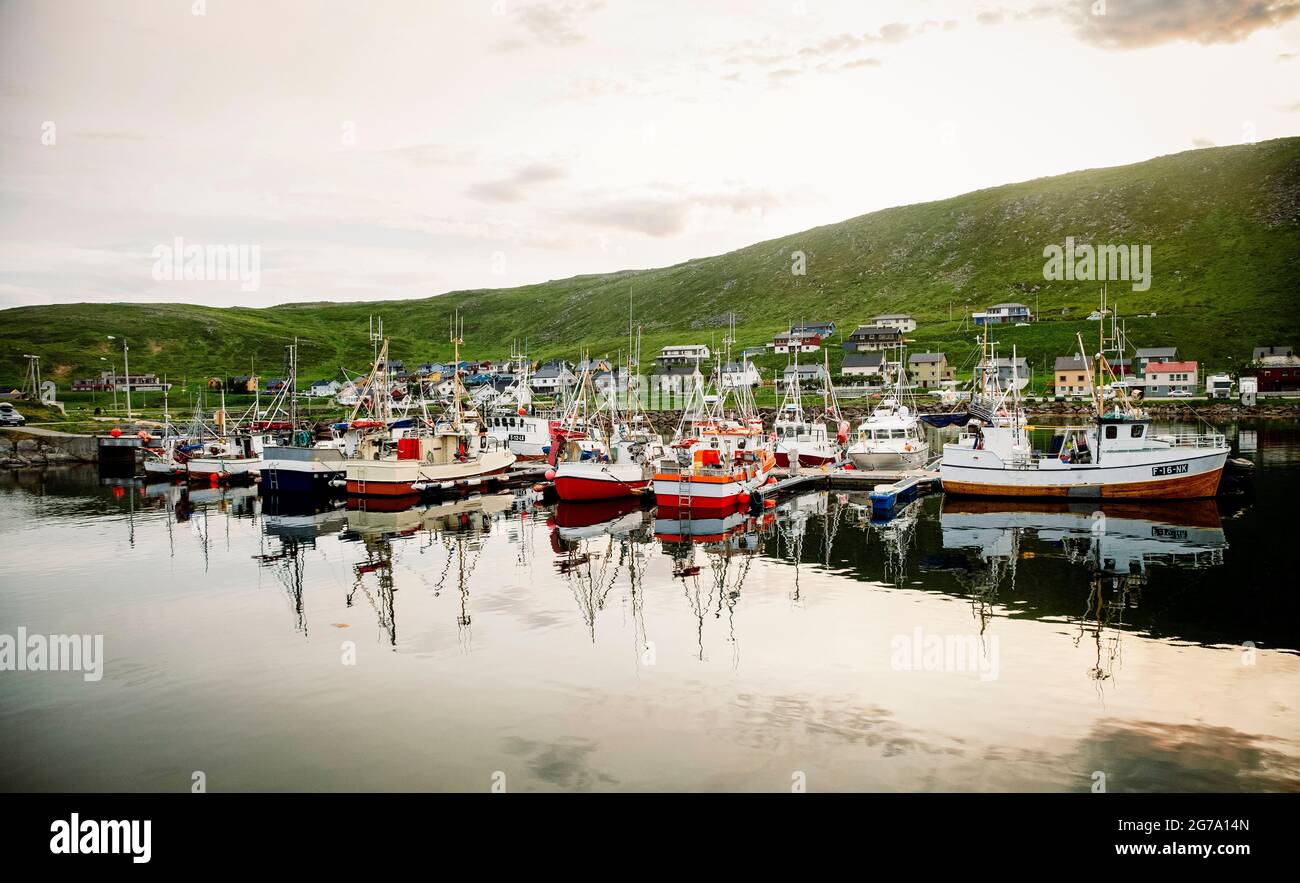 Fishing village Skarsvag in Norway, houses, Skarsvag, landscape ...