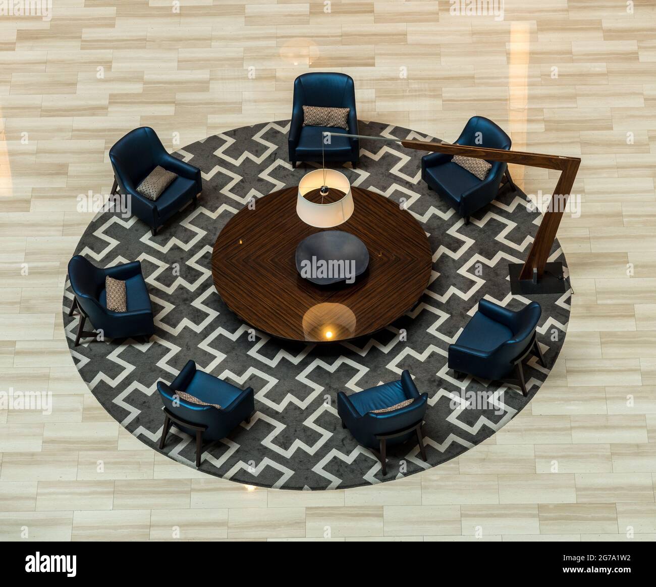 Aerial round table hi-res stock photography and images - Alamy