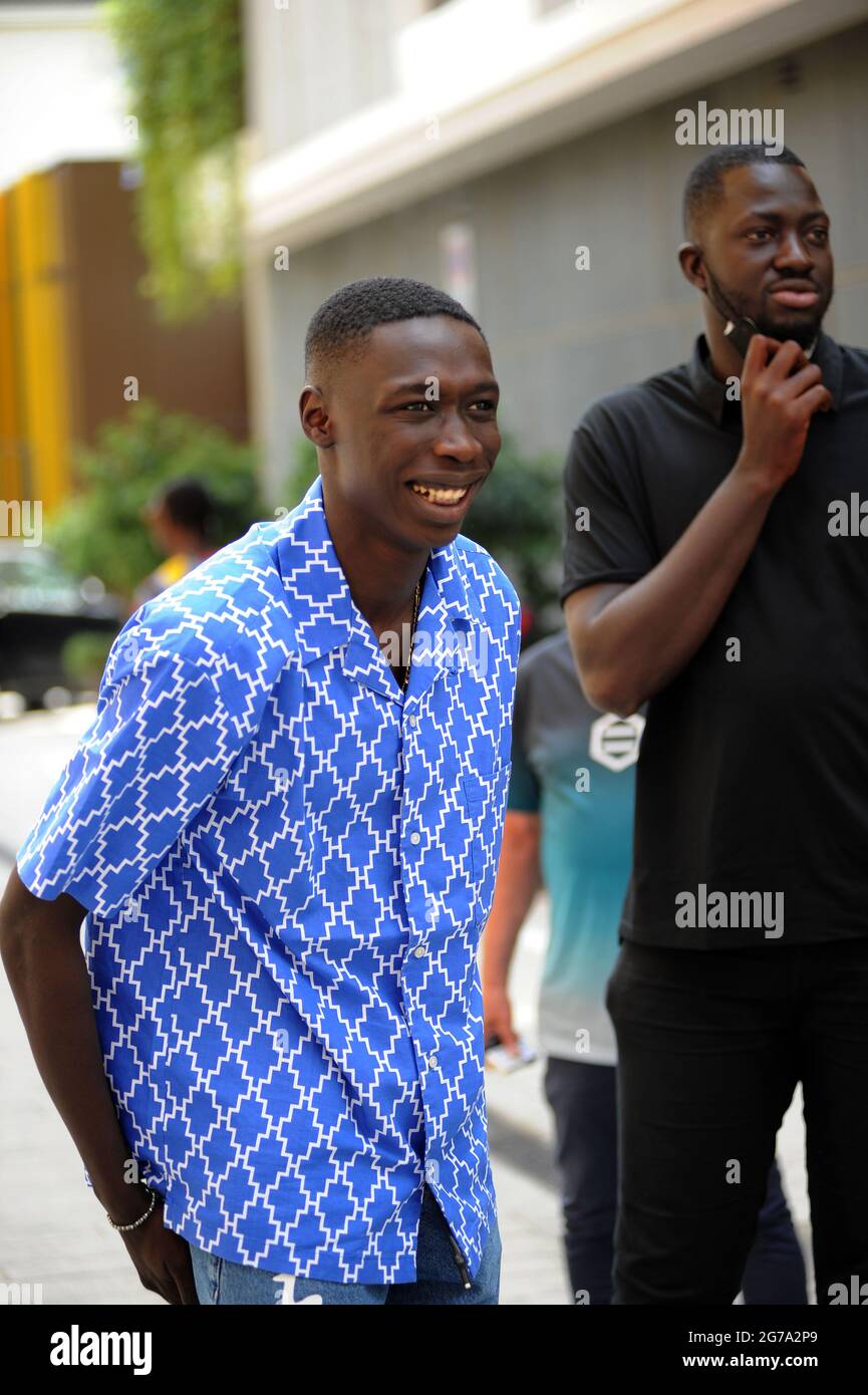 Milan, Khaby Lame has lunch in the center with friends Khaby Lame, born ...