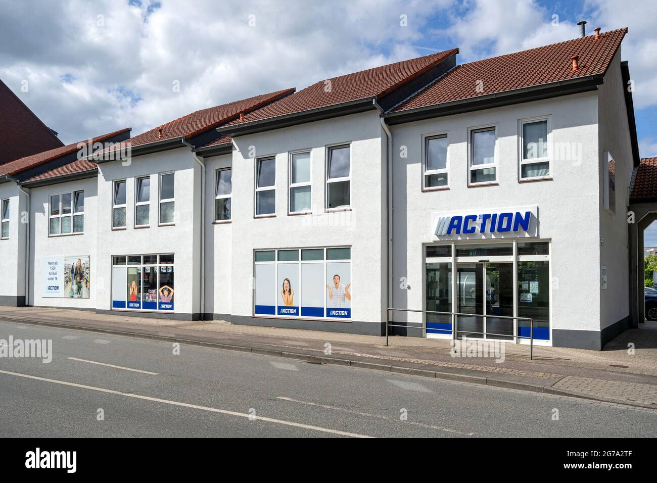 Action shop hi-res stock photography and images - Alamy