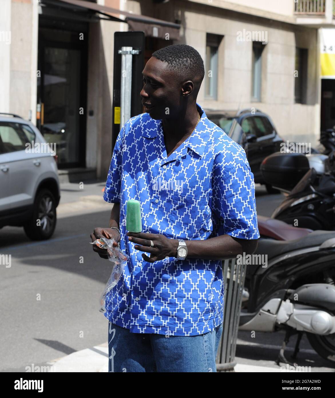 Milan, Khaby Lame has lunch in the center with friends Khaby Lame, born ...