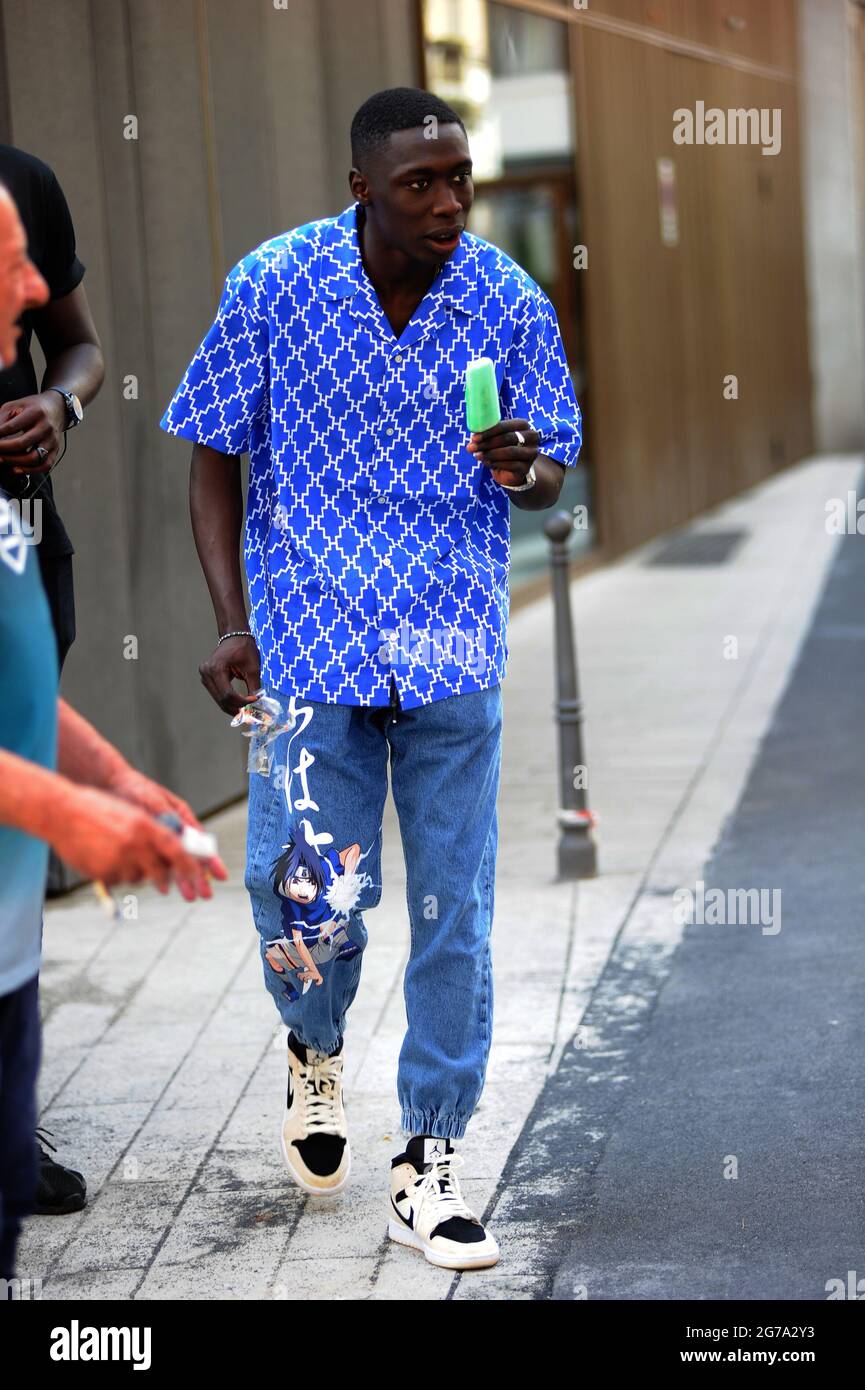 Milan, Khaby Lame has lunch in the center with friends Khaby Lame, born ...