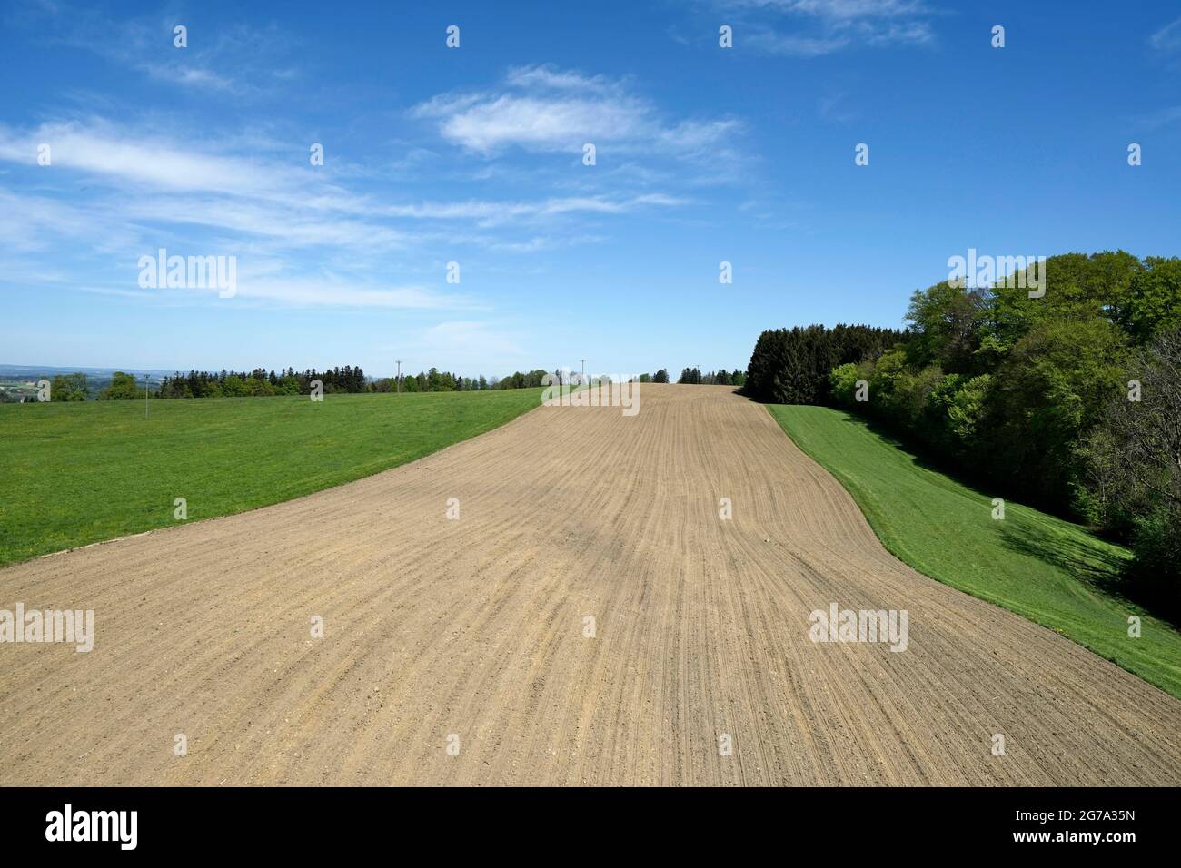 Tilled field hi-res stock photography and images - Alamy