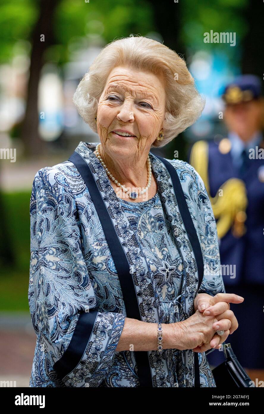 Prinses Beatrix of the Netherlands during a visit to Sculpture ...