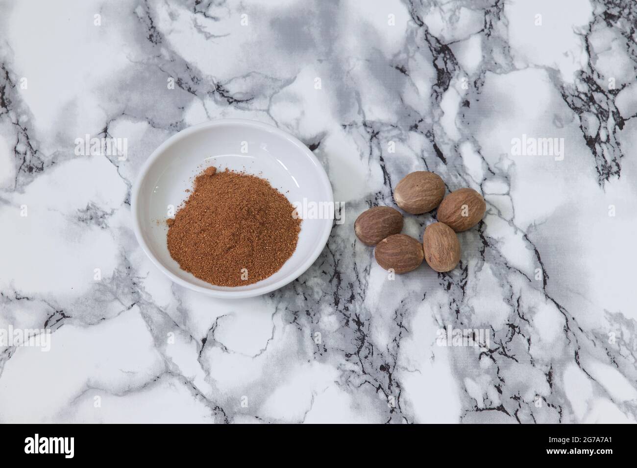 Whole and grated hi-res stock photography and images - Alamy