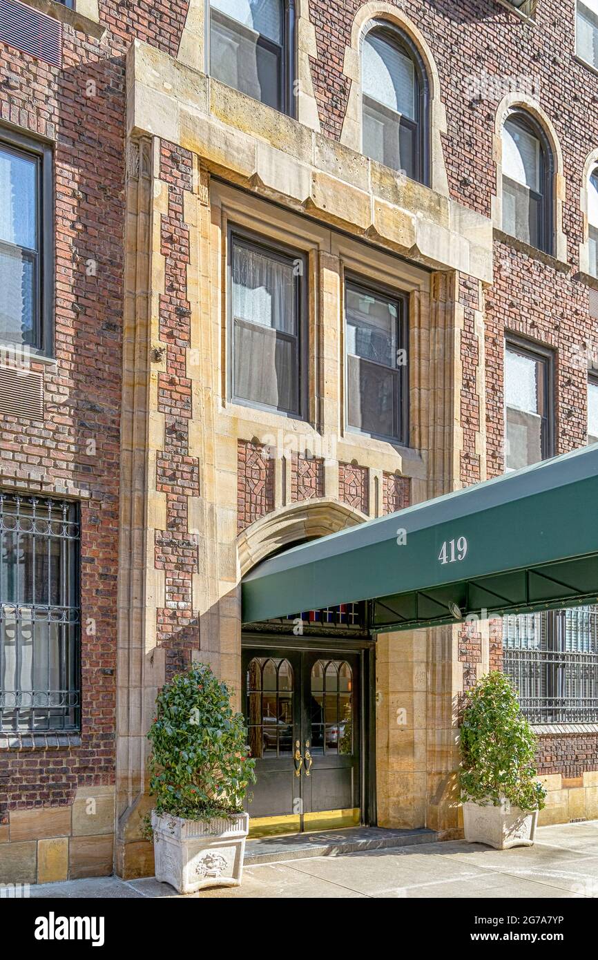 419 East 57th Street is a 16-story cooperative apartment building ...