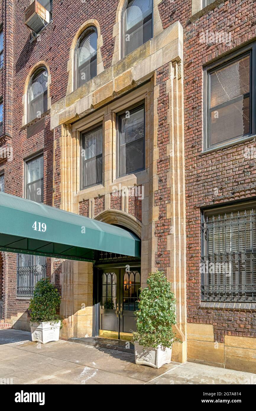 419 East 57th Street is a 16-story cooperative apartment building ...