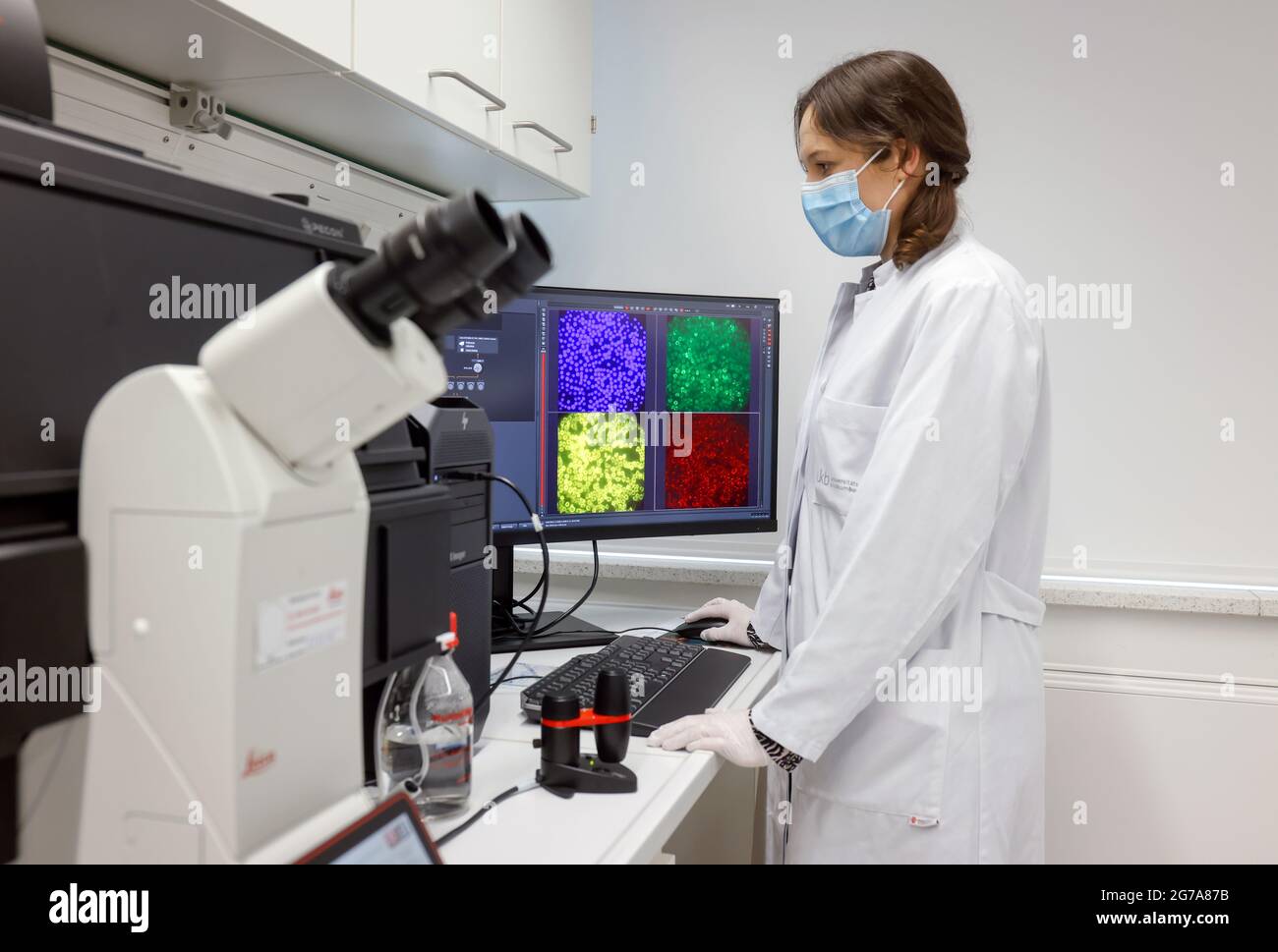 Computer stations hi-res stock photography and images - Alamy