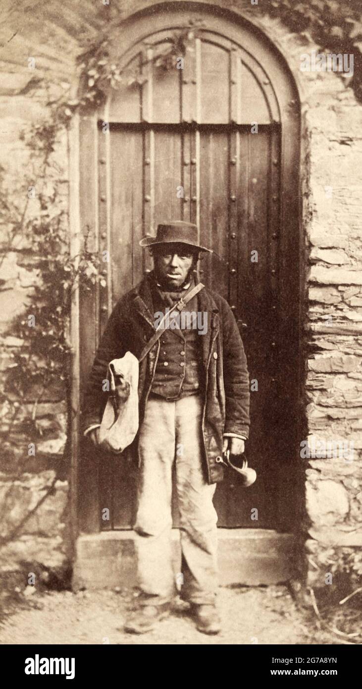 Postman uniform hi-res stock photography and images - Alamy