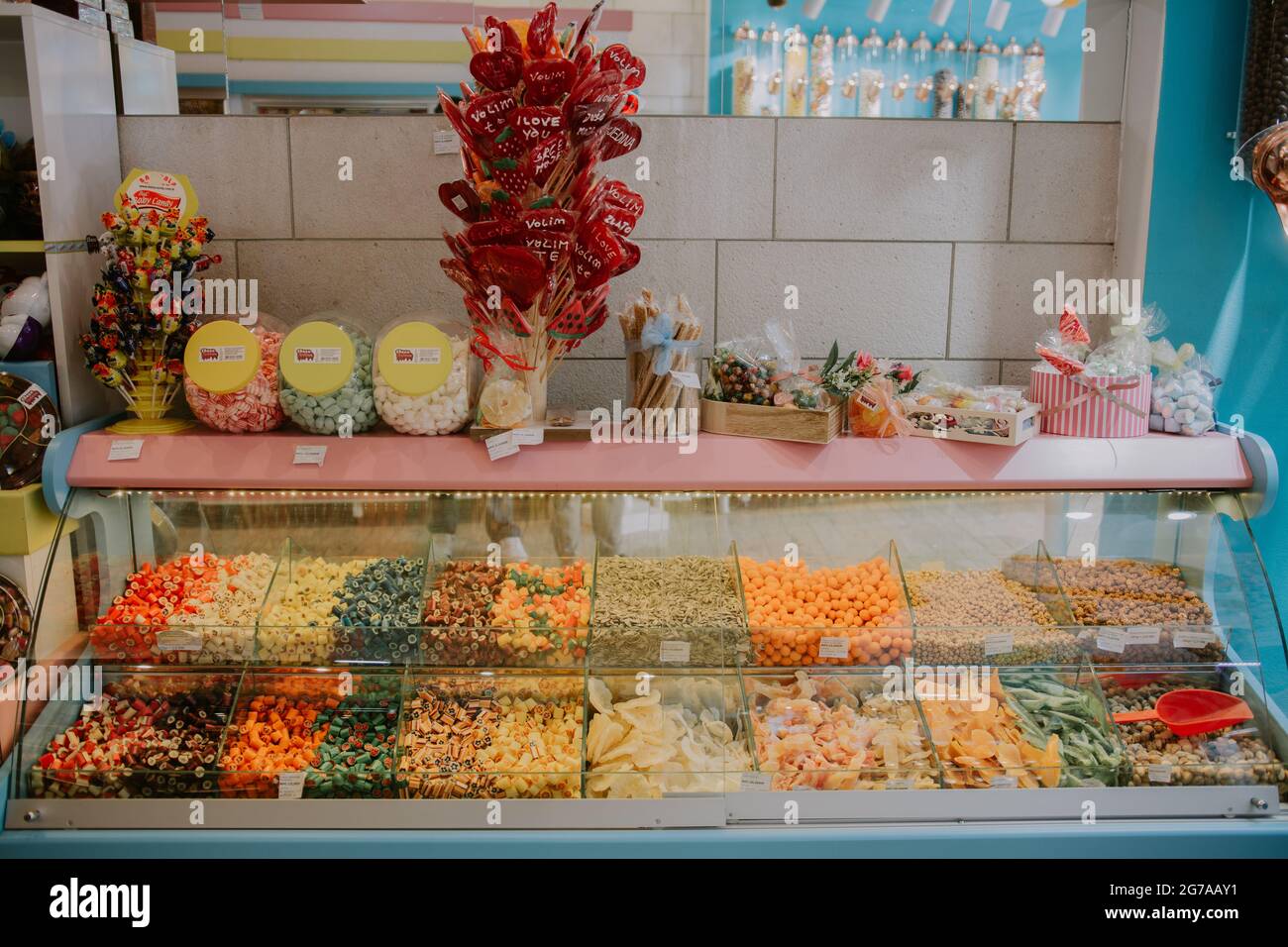 sweets and candy shop Stock Photo - Alamy