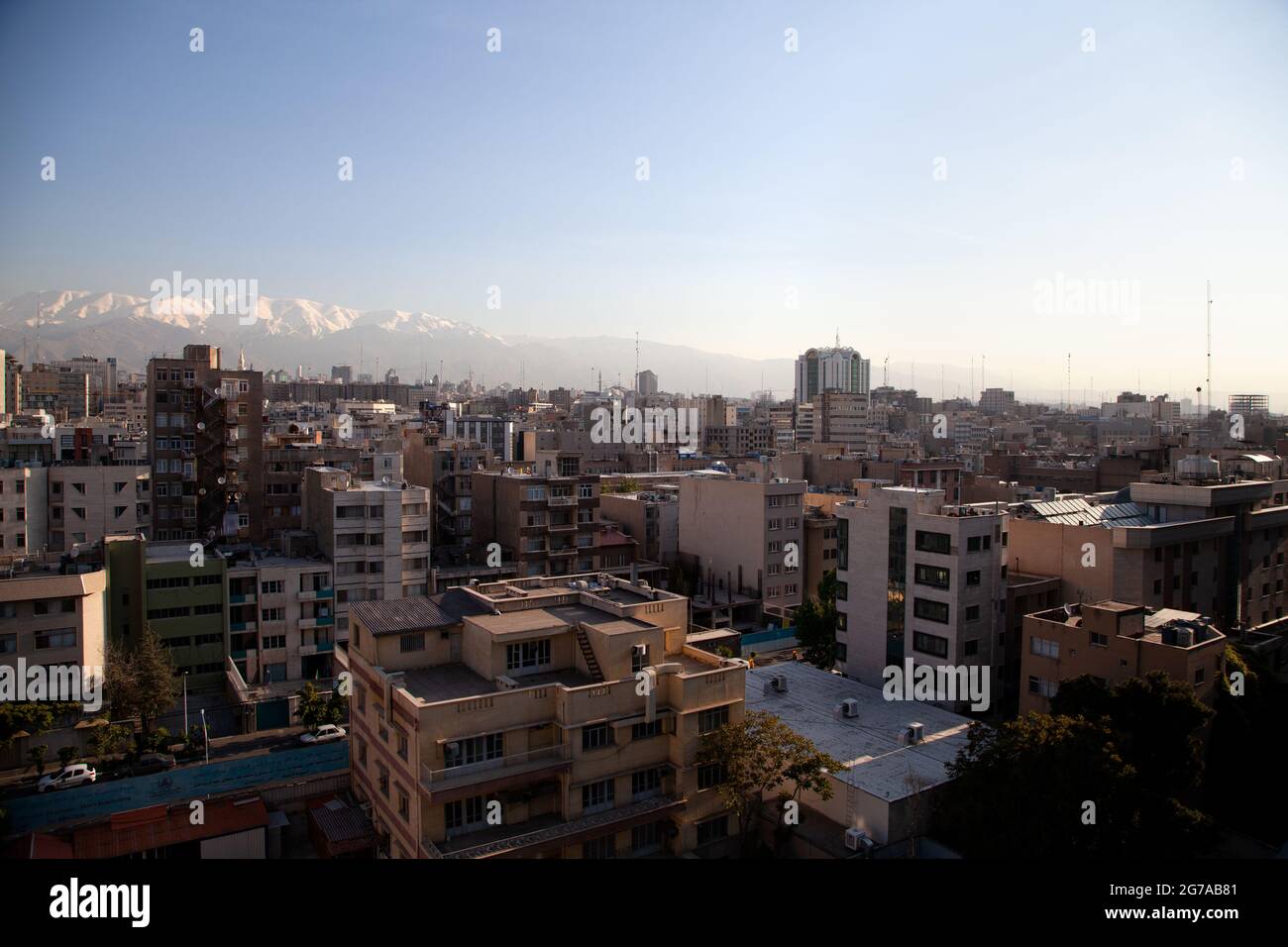 Tehran iran mountains hi-res stock photography and images - Alamy
