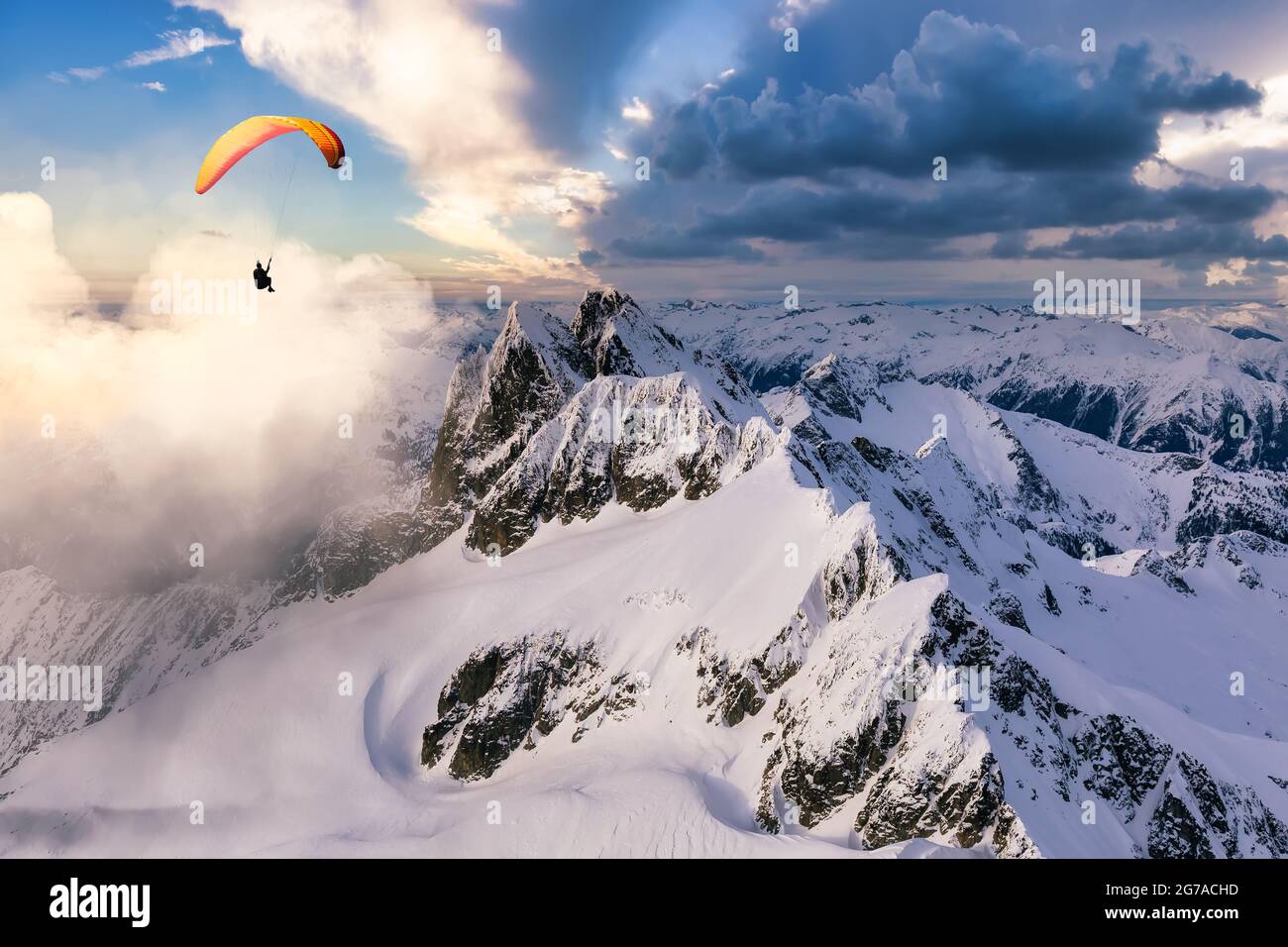 Flight up high mountains hi-res stock photography and images - Alamy