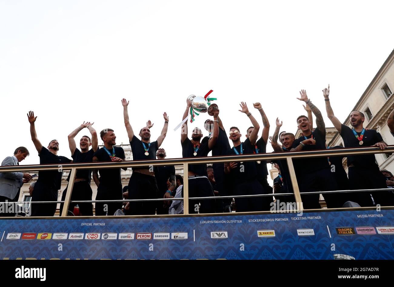 Lorenzo insigne trophy hi-res stock photography and images - Alamy