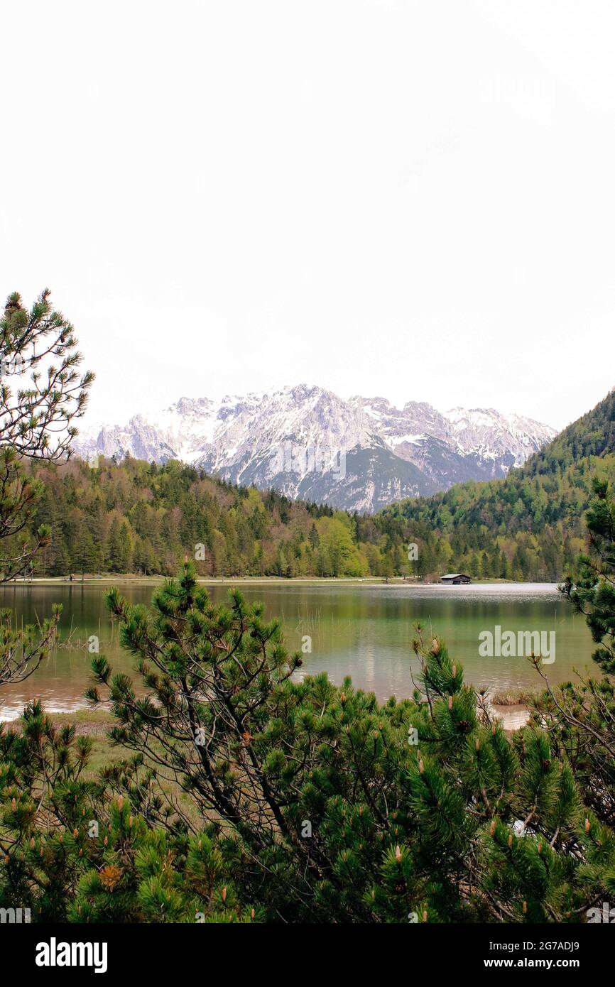 Lake ferchensee mittenwald karwendel mountains hi-res stock photography ...