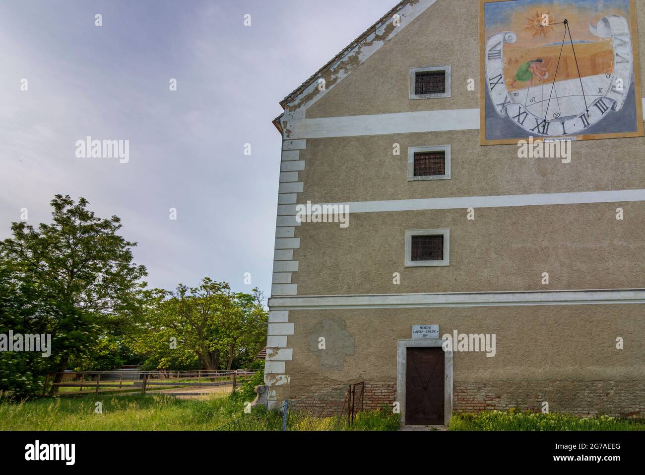 Schuttkasten essling granary in 22 donaustadt hi-res stock photography ...