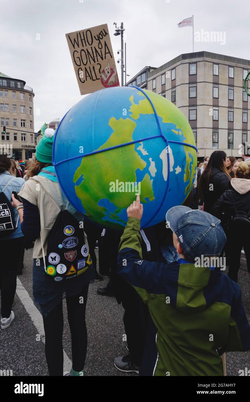 Fridays for Future Demonstration Hamburg Stock Photo - Alamy Fridays for Future Demonstration Hamburg Stock Photo - Alamy