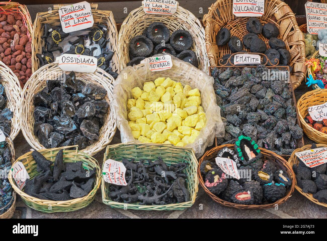 Rock souvenirs hi-res stock photography and images - Alamy