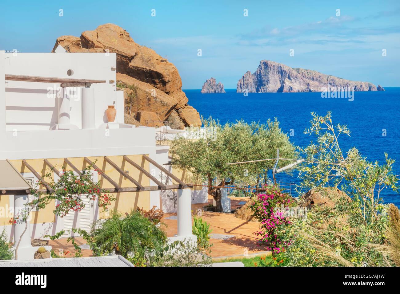 Panarea traditional houses hi-res stock photography and images - Alamy