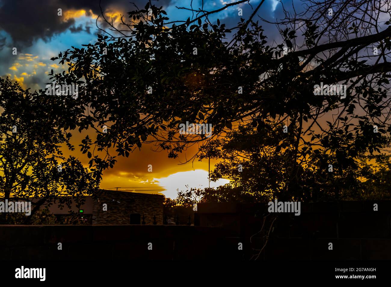 Santa fe sunset sky blue hi-res stock photography and images - Alamy