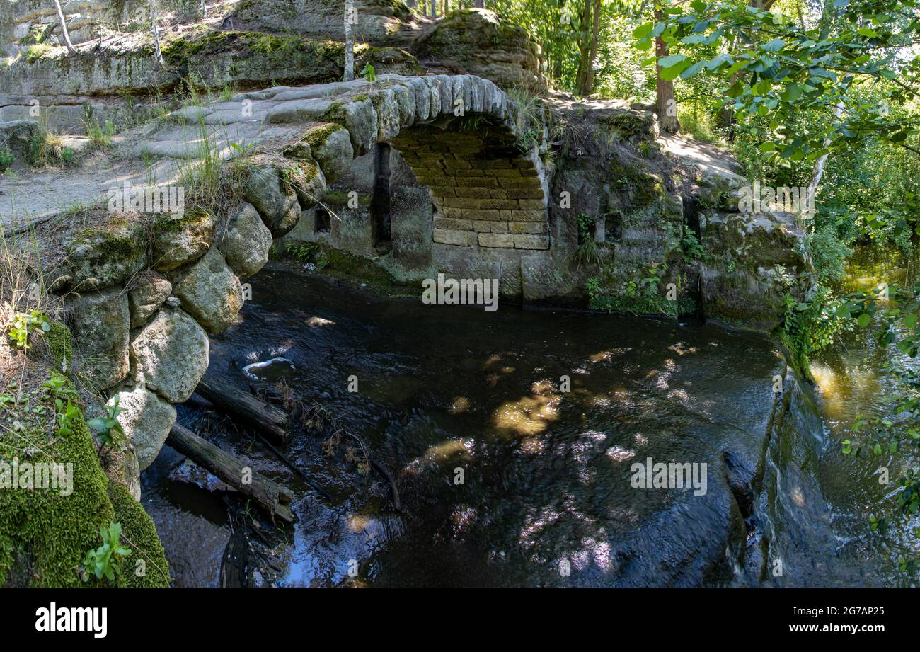 Old footbridge hi-res stock photography and images - Alamy