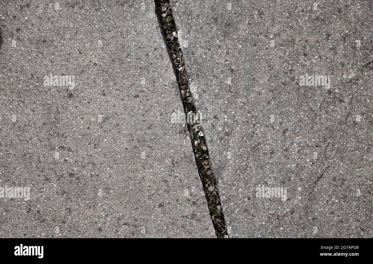 Stone fissures hi-res stock photography and images - Alamy