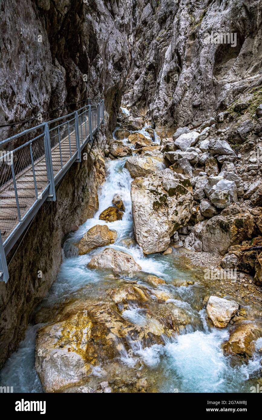 Bridge over ravine hi-res stock photography and images - Alamy