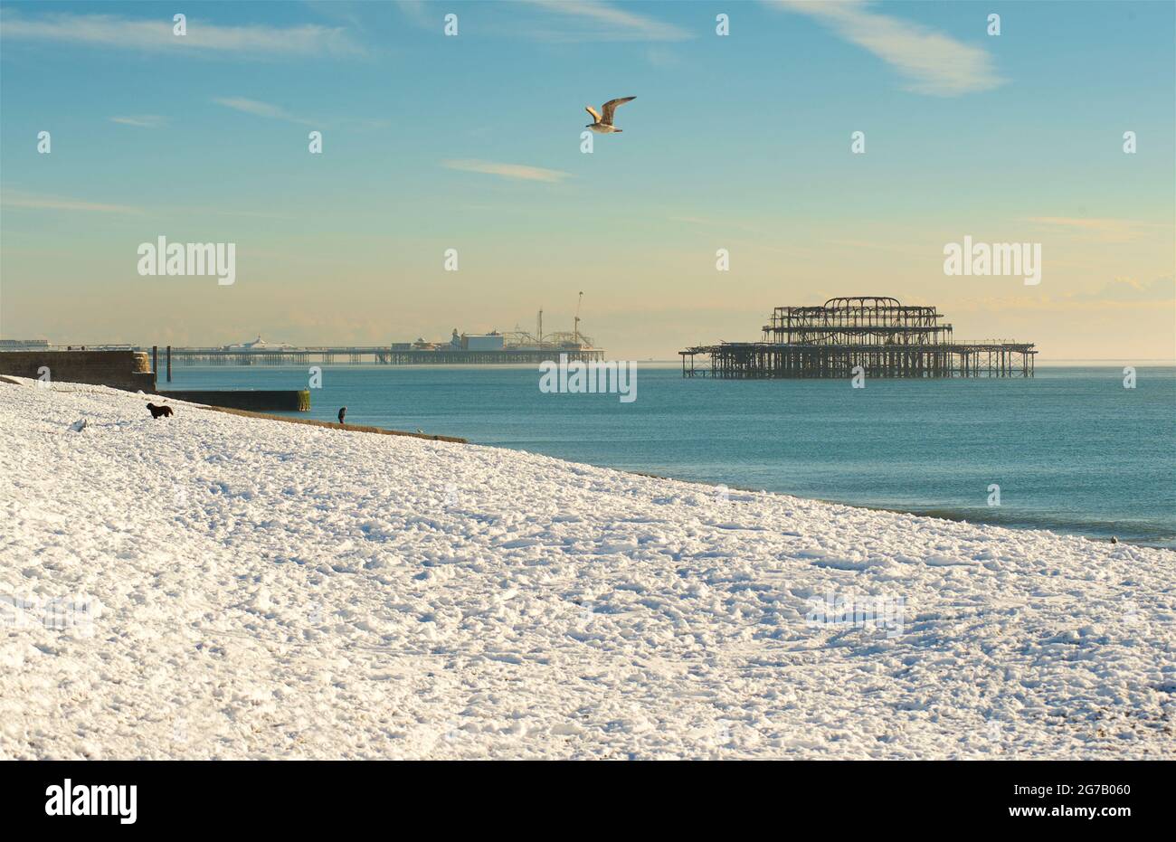 Snow on the beach, Brighton, England, with the Brighton Palace Pier and ...