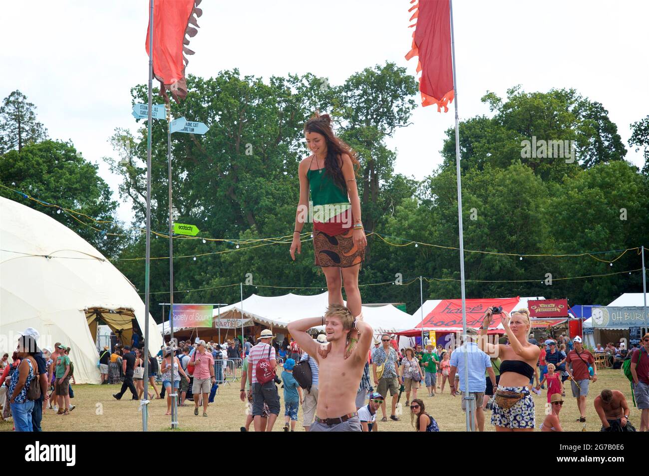 Acrobatics hi-res stock photography and images - Alamy