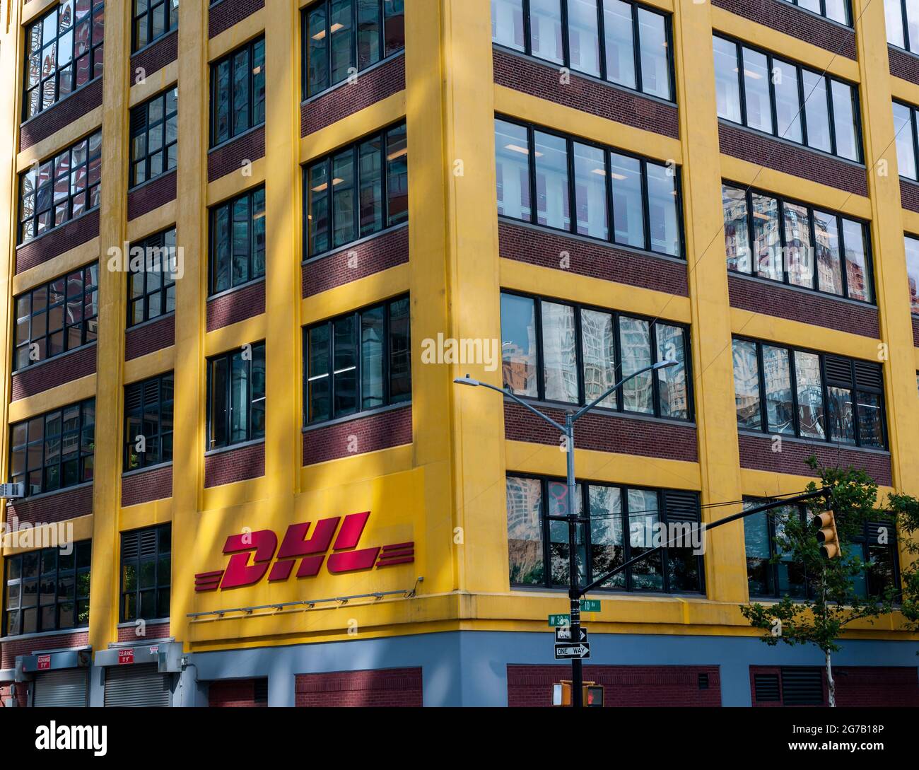 Shipments High Resolution Stock Photography and Images - Alamy