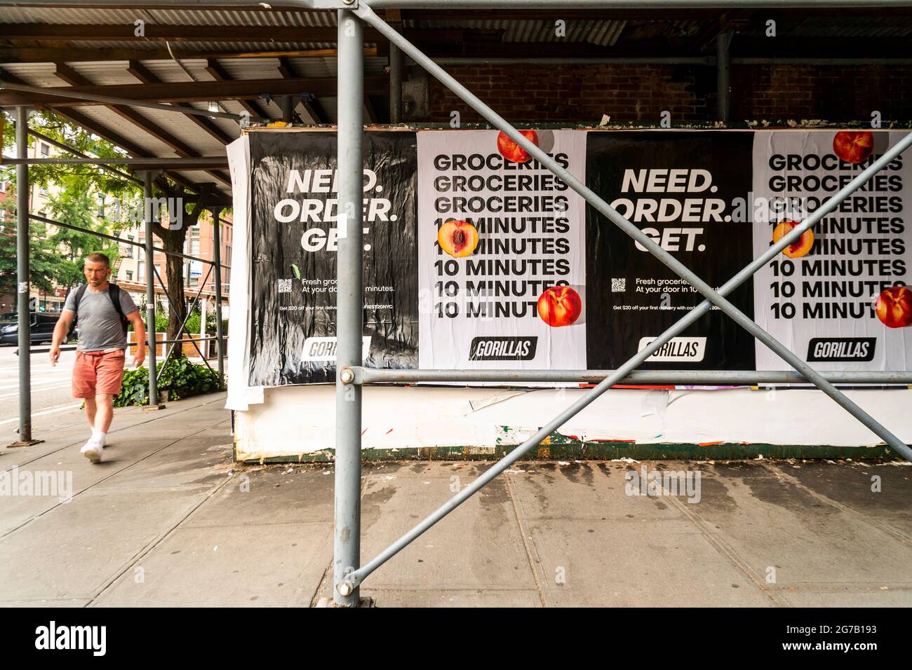 Gorillas grocery delivery service hi-res stock photography and images ...