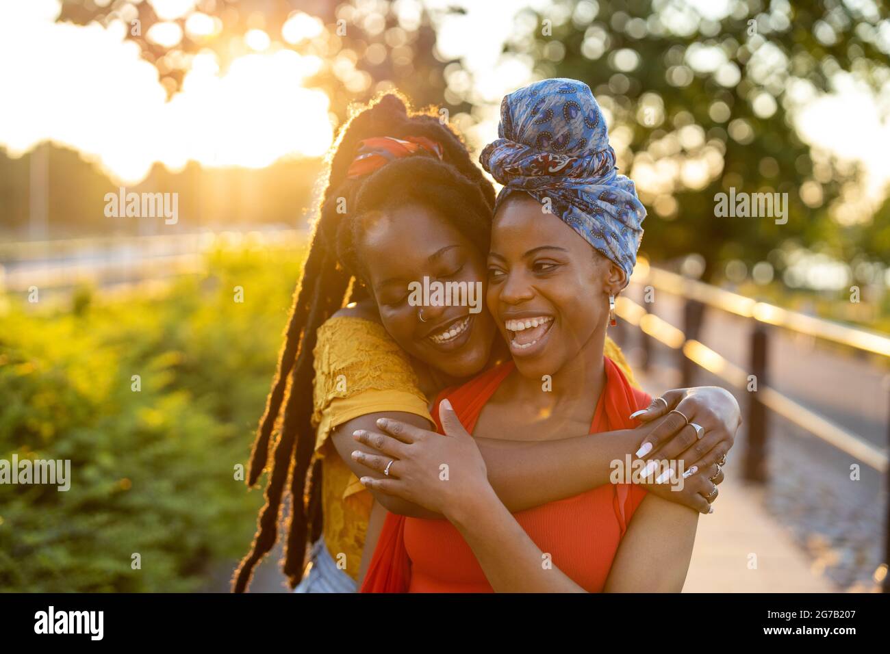 Happy black women hi-res stock photography and images - Alamy