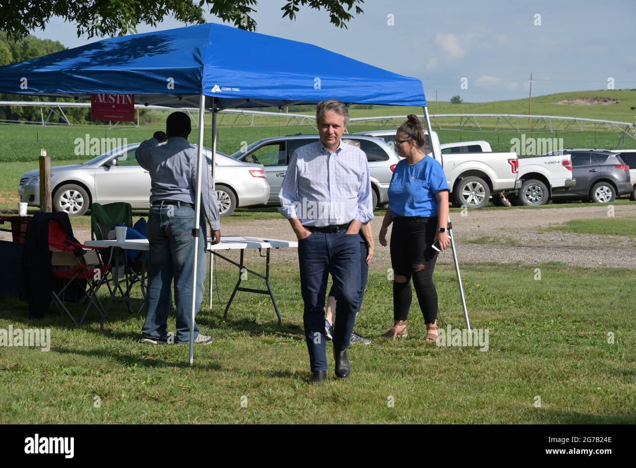 Former Kansas Governor Dr. Jeff Colyer walks in to the annual Lyon ...
