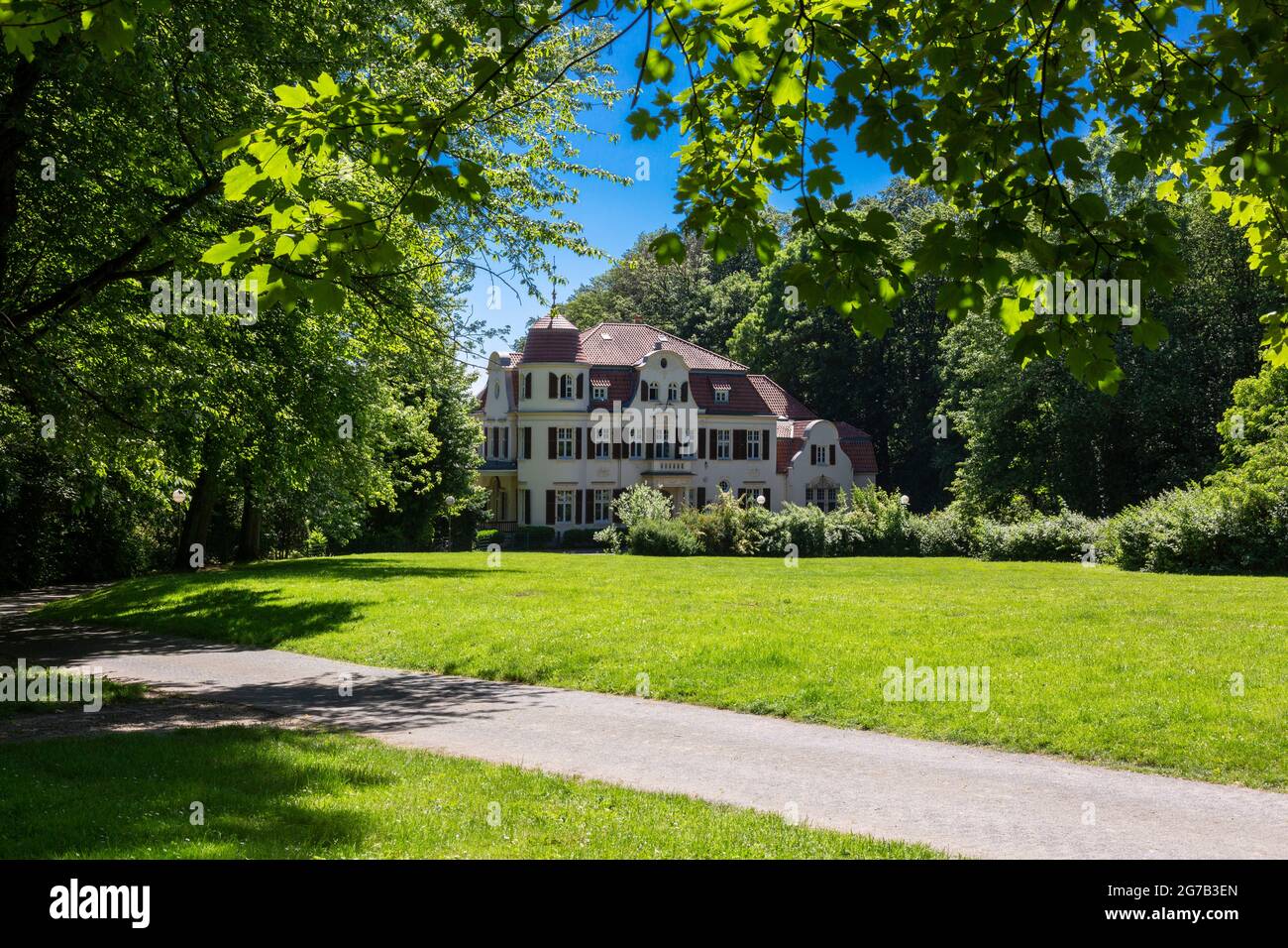 Villa bayer with park hi-res stock photography and images - Alamy