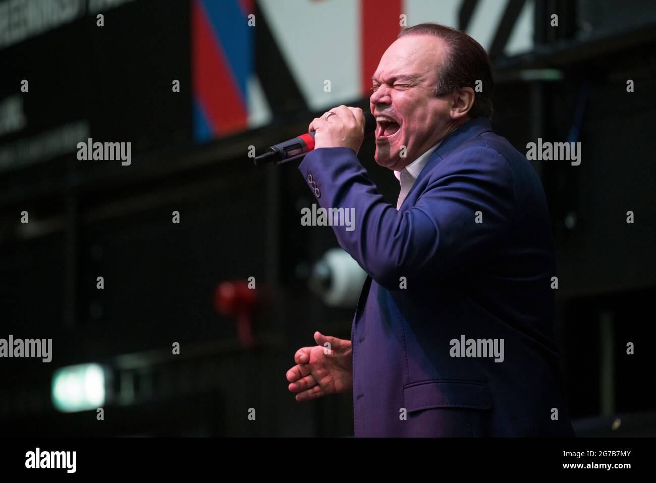 Shaun Williamson Best Known As Barry From Eastenders Sings Sweet