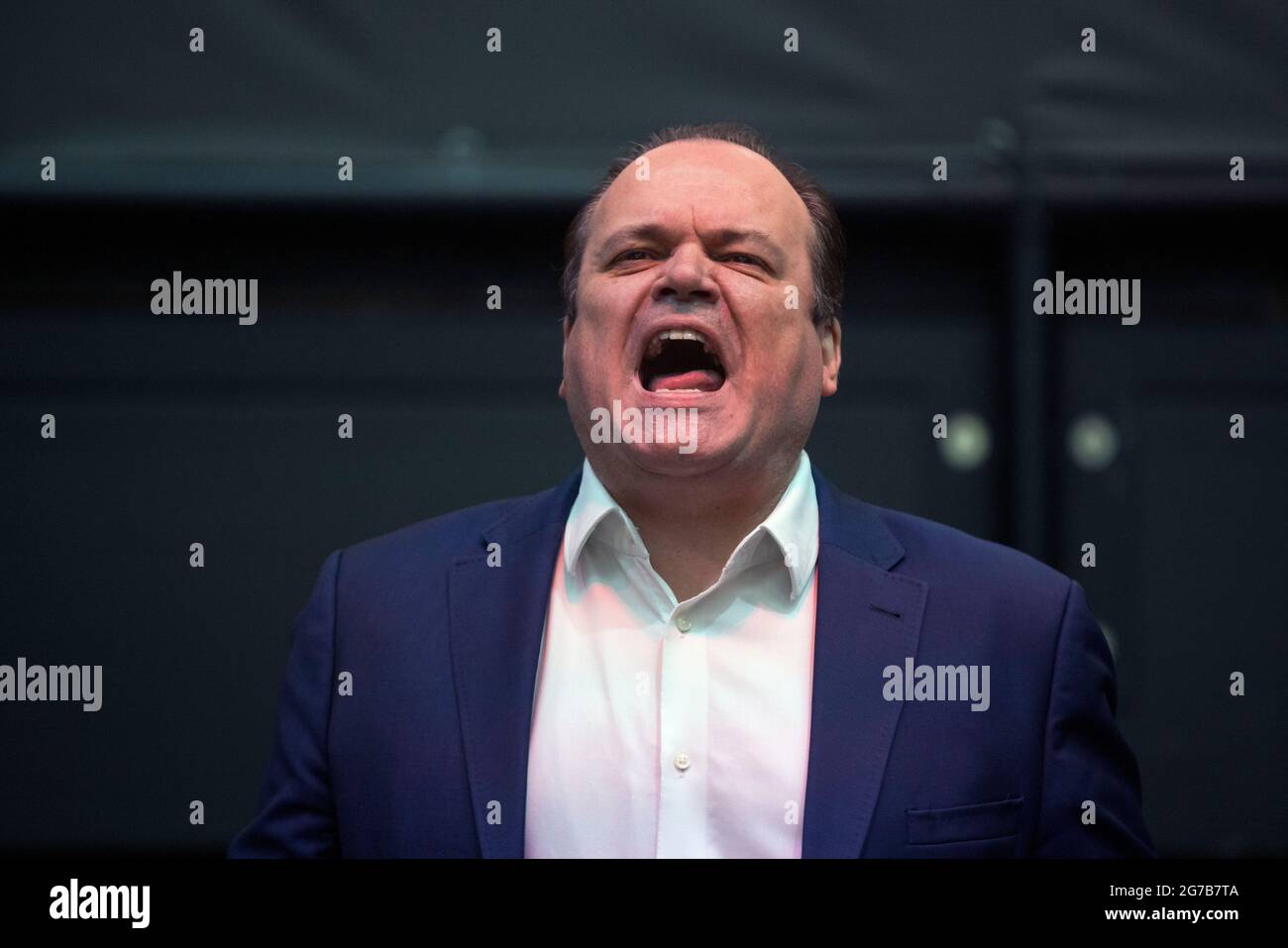 Shaun Williamson best known as Barry from Eastenders, sings Sweet ...