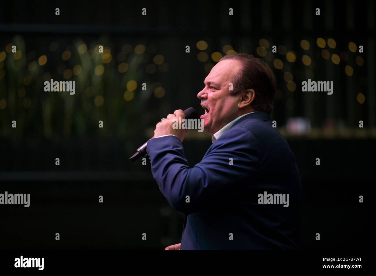 Shaun Williamson best known as Barry from Eastenders, sings Sweet ...